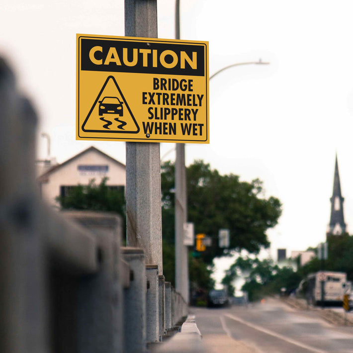 Slippery When Wet Signs – New Signs