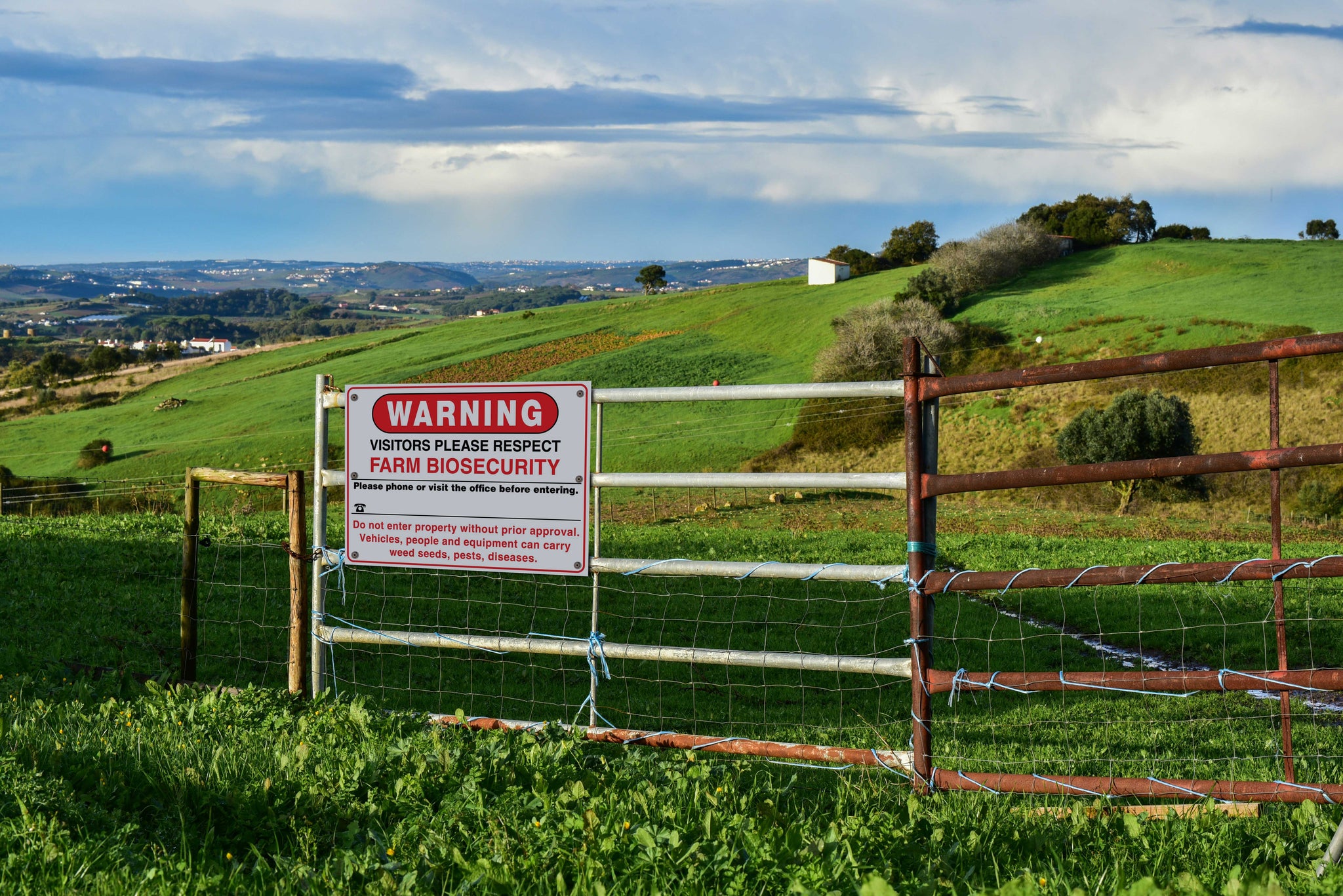Warning Farm Biosecurity Red Sign – New Signs